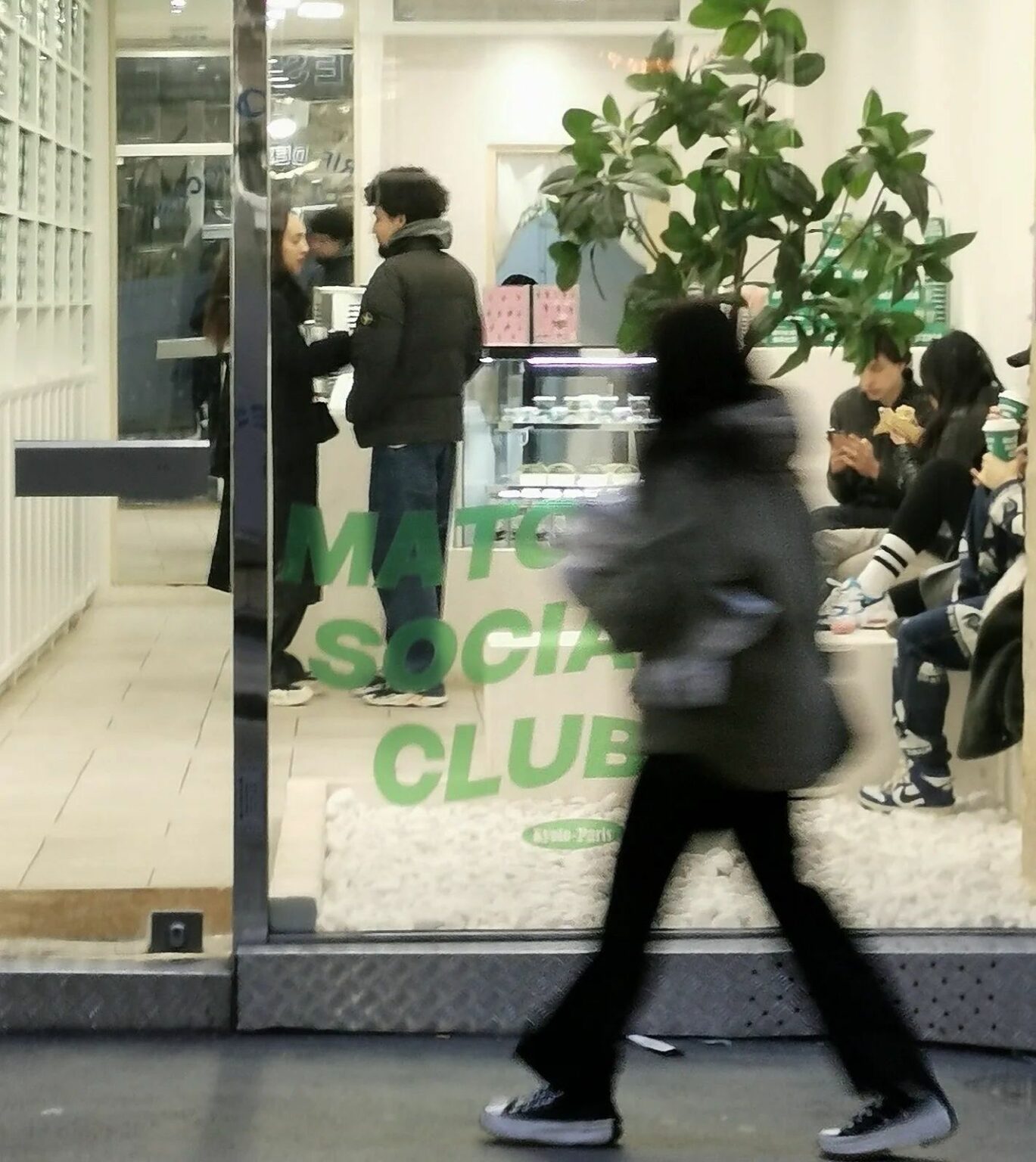 7 cafés parisiens qui servent les meilleurs matchas