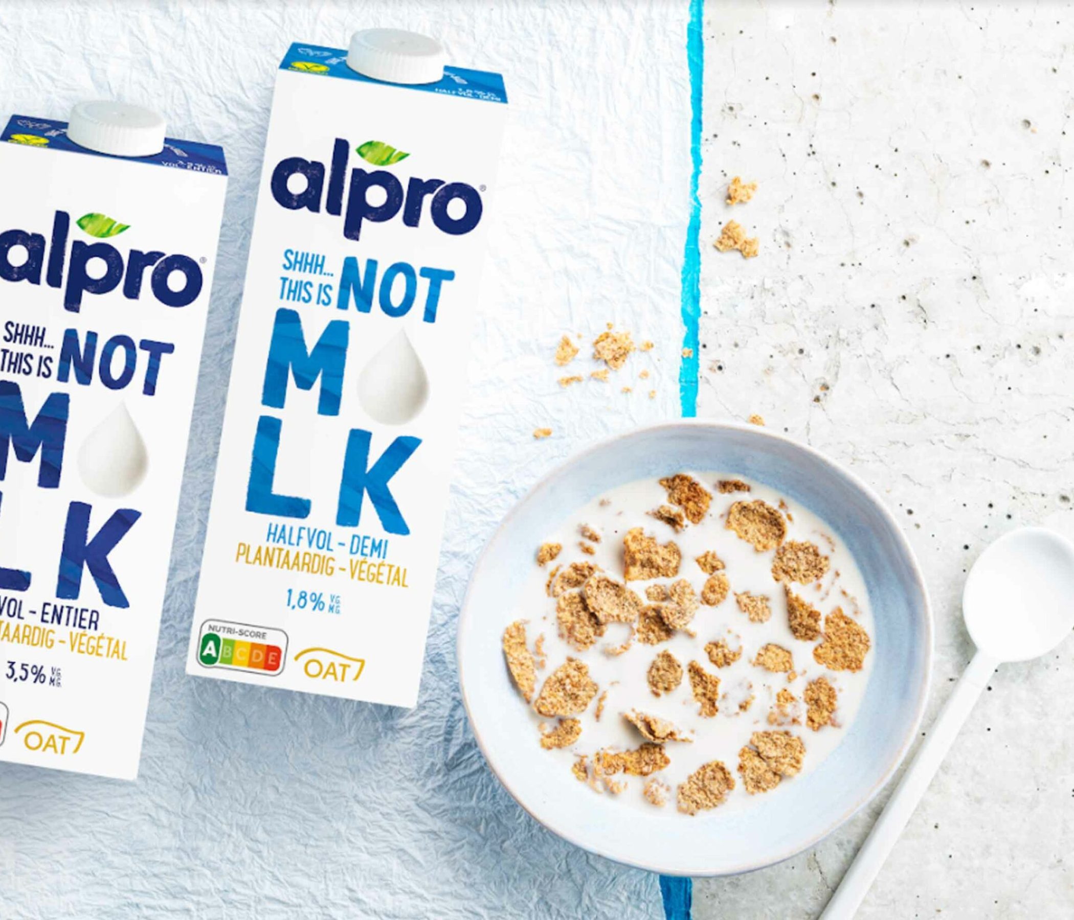 Danone convertit une usine laitière française en une usine de lait d’avoine